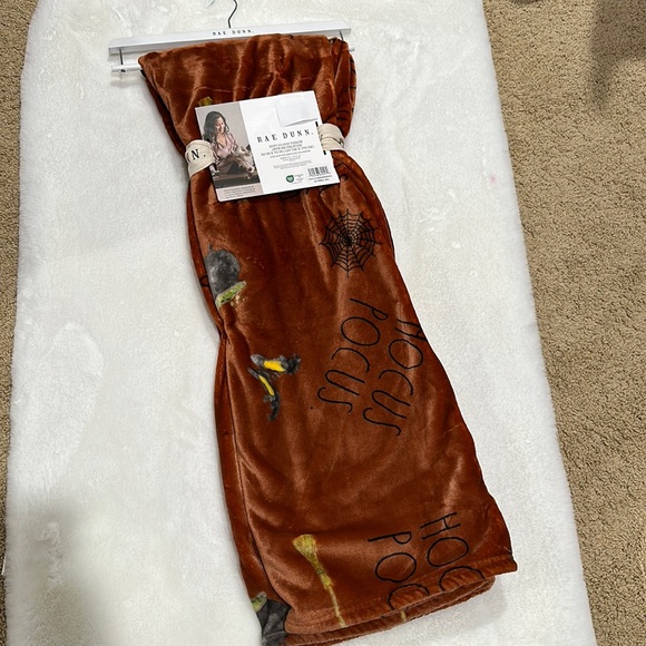 Rae Dunn | Holiday | Nwt Rae Dunn Hocus Pocus Plush Throw | Poshmark